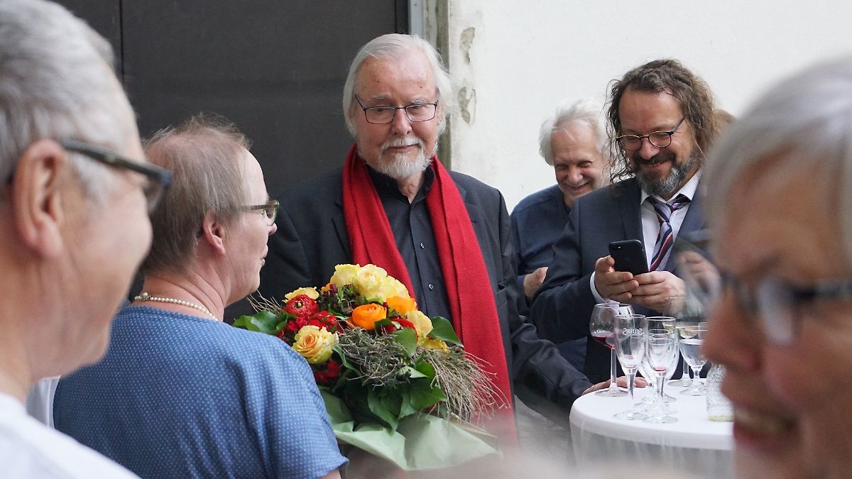 Mehrfach ausgezeichnet: Autor Jürgen Serke ist tot - n-tv.de