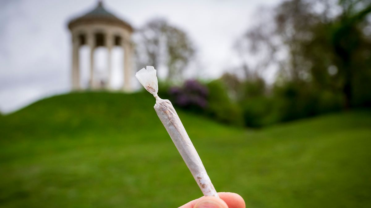 Der Tag: Cannabis rauchen - wie, wann und wo lieber nicht? - n-tv.de