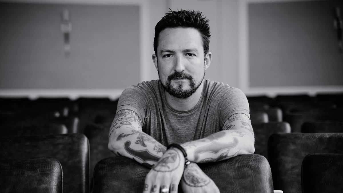 Frank Turner mit "Undefeated": "Bin überrascht und stolz, überlebt zu ...