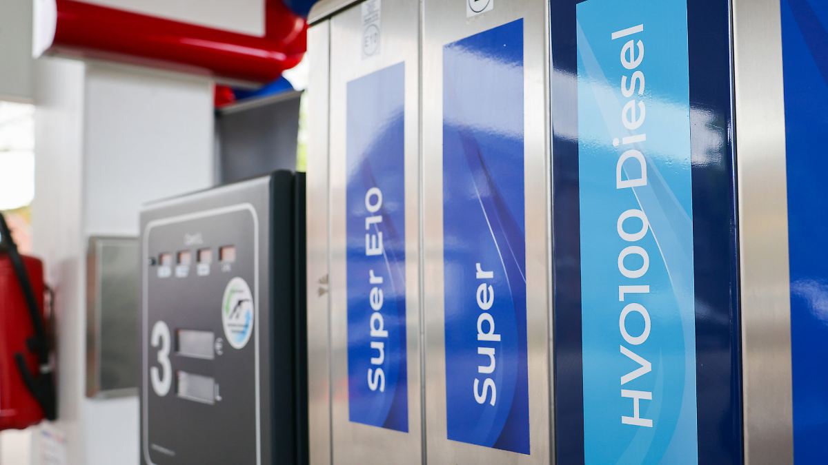 Bis zu 90 Prozent CO2-Einsparung: HVO100 - Tankstellen geben neuen Bio ...