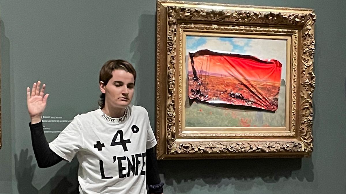 "Uns erwartet die Hölle": Klimaaktivistin überklebt Monet-Gemälde in ...