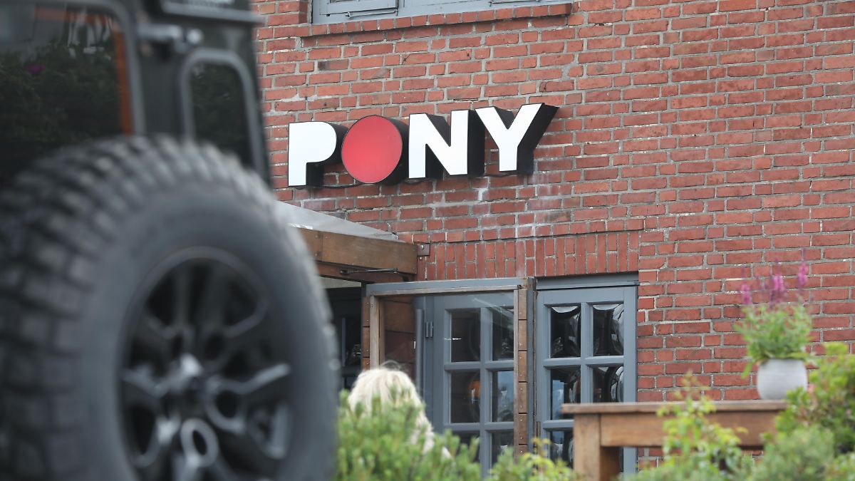 Der Tag: Nach Nazi-Skandal: Pony-Club auf Sylt postet Video von Pfingst ...