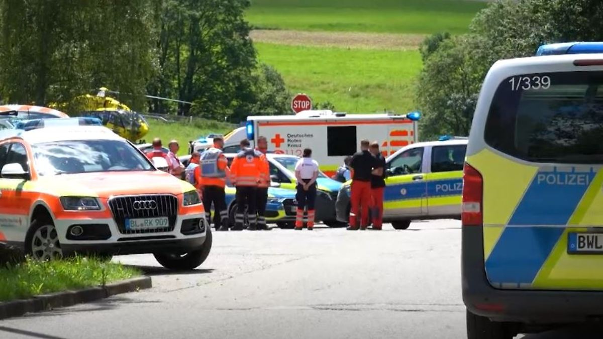 Zwei Frauen schwer verletzt: Polizei findet drei Tote bei Großeinsatz in Lautlingen - n-tv.de