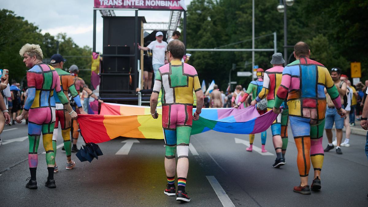 Christopher Street Day in Berlin: Die schönsten Bilder der bunten ...