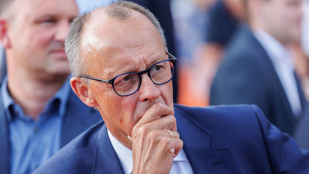 "Es reicht": Merz geht Scholz nach Messerangriff in Solingen scharf an - n-tv.de