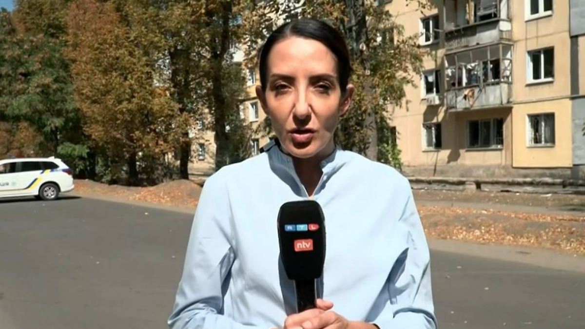 "Von Schüssen auf Drohnen geweckt": ntv-Reporterin berichtet aus ...