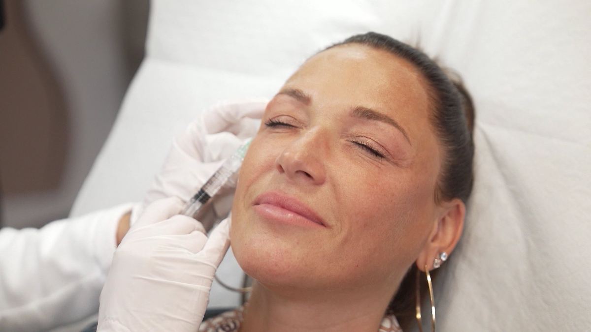 Wer schön sein will ...: Simone Ballack lässt sich Lachssperma spritzen - n-tv.de