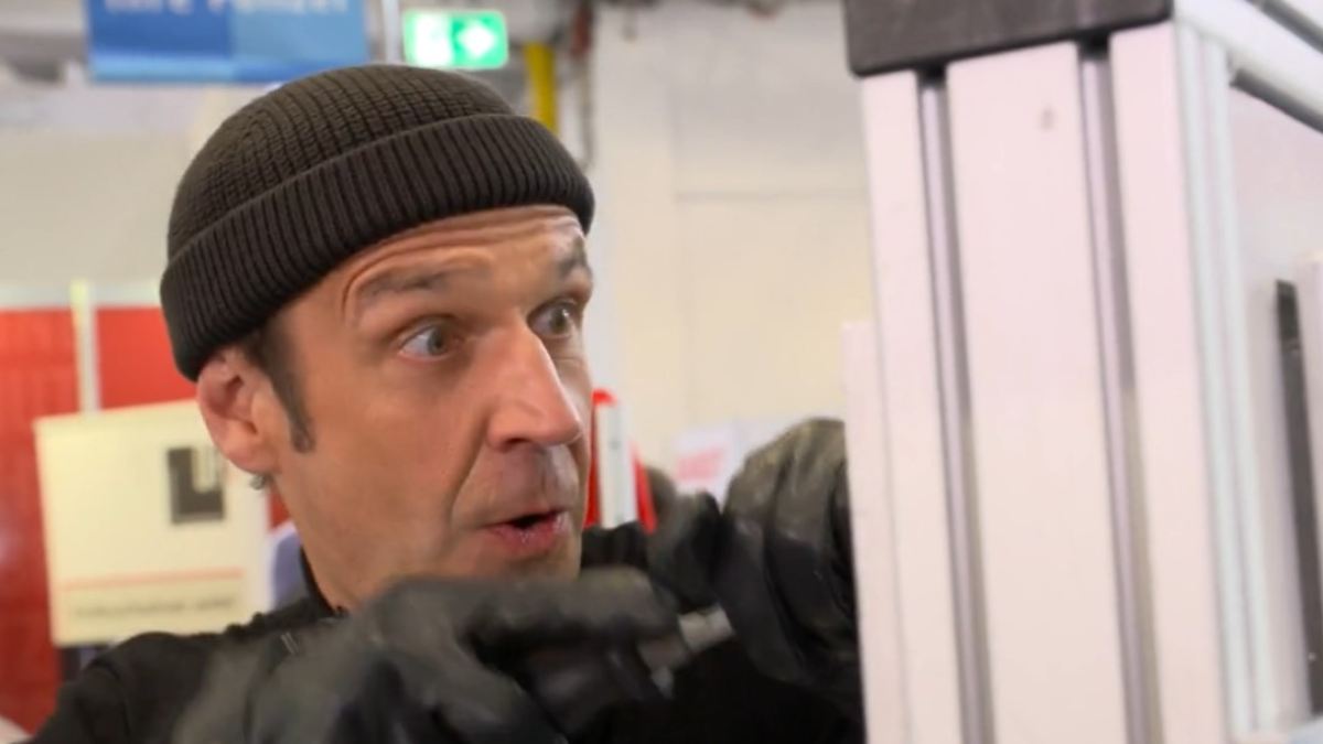 ntv Service: Schutz vor Einbrüchen - ntv-Reporter testet Neuheiten - n ...