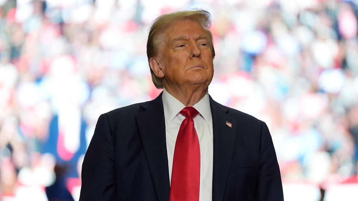 Clip aus "Full Metal Jacket": Trump blamiert sich mit Wahlkampfvideo ...