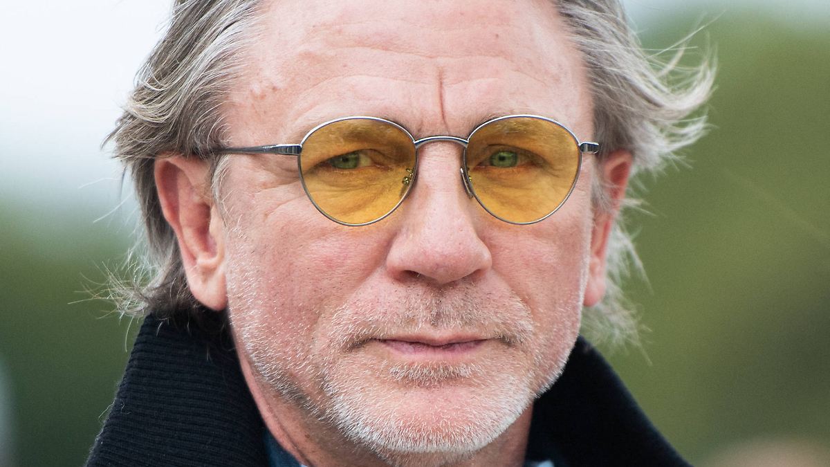 Der Tag: Daniel Craig hat "einige schreckliche Liebesszenen gedreht ...