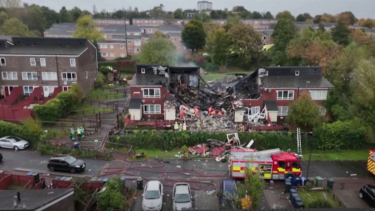 Tragödie in England: Explosion reißt Haus in Stücke - Kind stirbt - n-tv.de