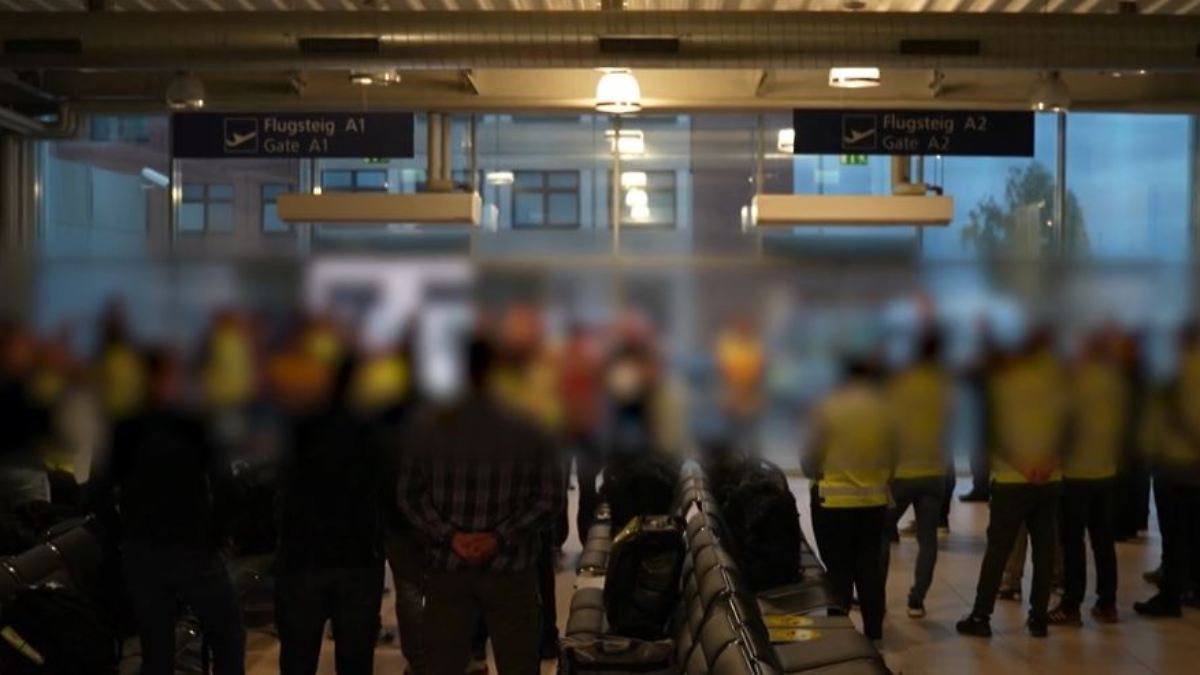 Außergewöhnliche Einblicke: Kloeppel begleitet Polizei bei Abschiebung ...