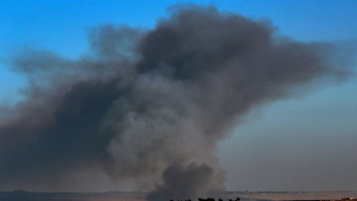 Nahost-Konflikt: Pro-iranische Hisbollah feuert mehr als 100 Raketen auf Israel - Alarm auch am ...