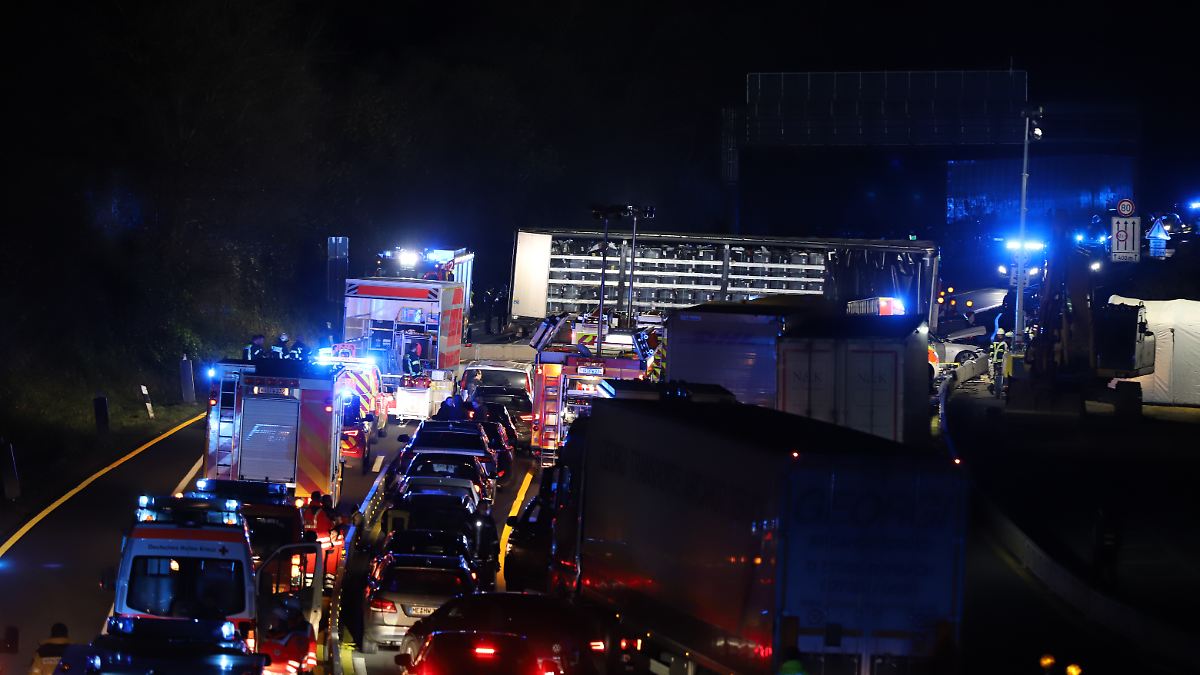 Chaosfahrt auf NRW-Autobahnen: LKW-Fahrer hinterlässt eine Schneise der ...