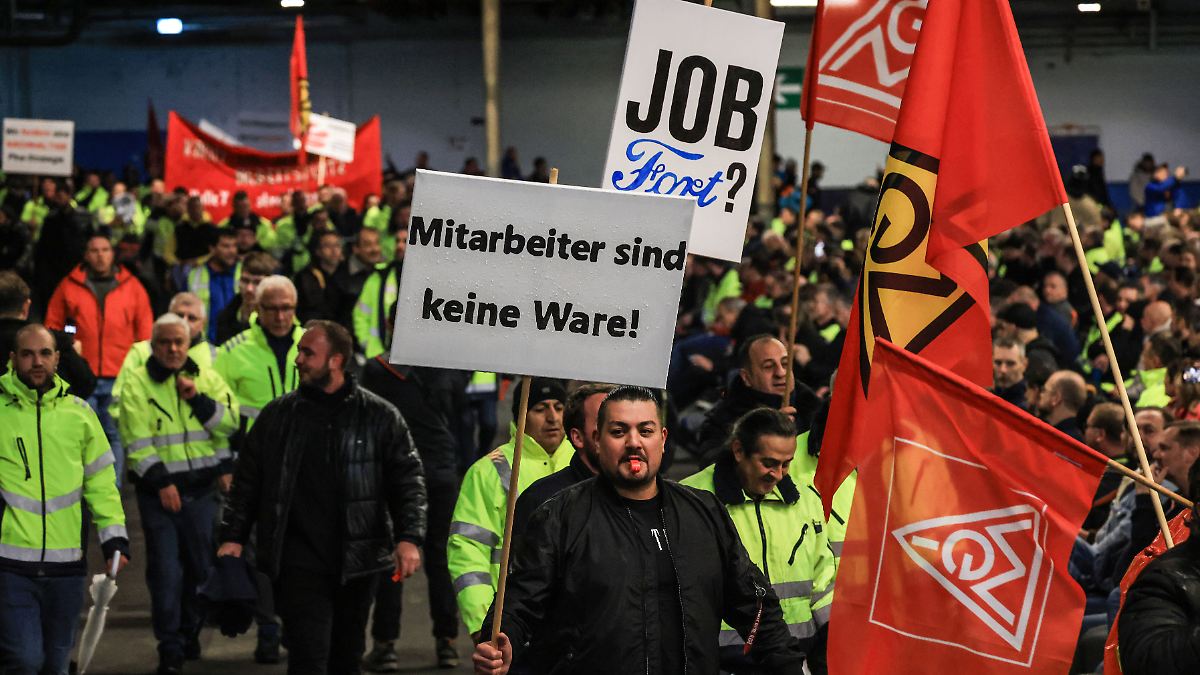 Ifo erwartet Mini-Wachstum: IW-Umfrage: Jede dritte Firma plant ...