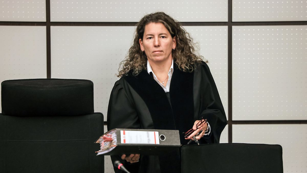 Der Tag: Panne bei Schumacher-Prozess - Richterin zeigt sich ...