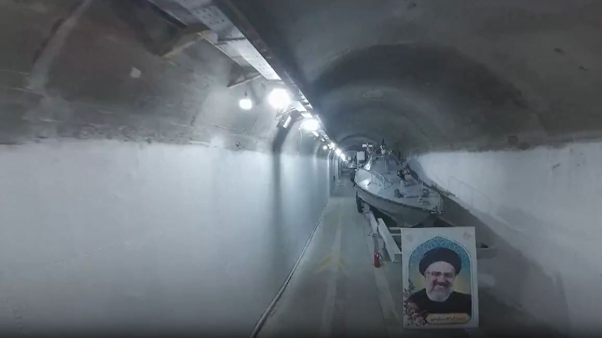 Kampfschiffe in geheimen Tunneln: Iran zeigt riesige unterirdische ...