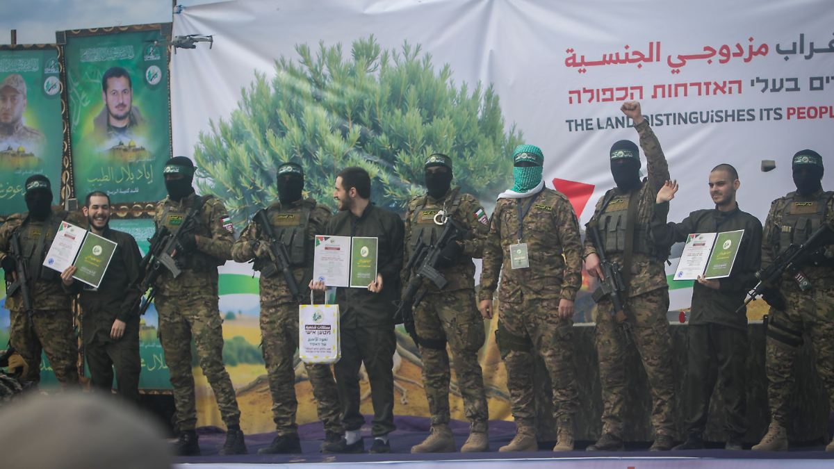 Einigung erzielt: Rückgabe getöteter Geiseln zwischen Israel und Hamas vereinbart - n-tv.de