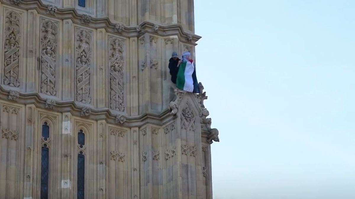 Verhandlungen über Feuerwehr-Kran: Mann klettert barfuß am Londoner Big ...