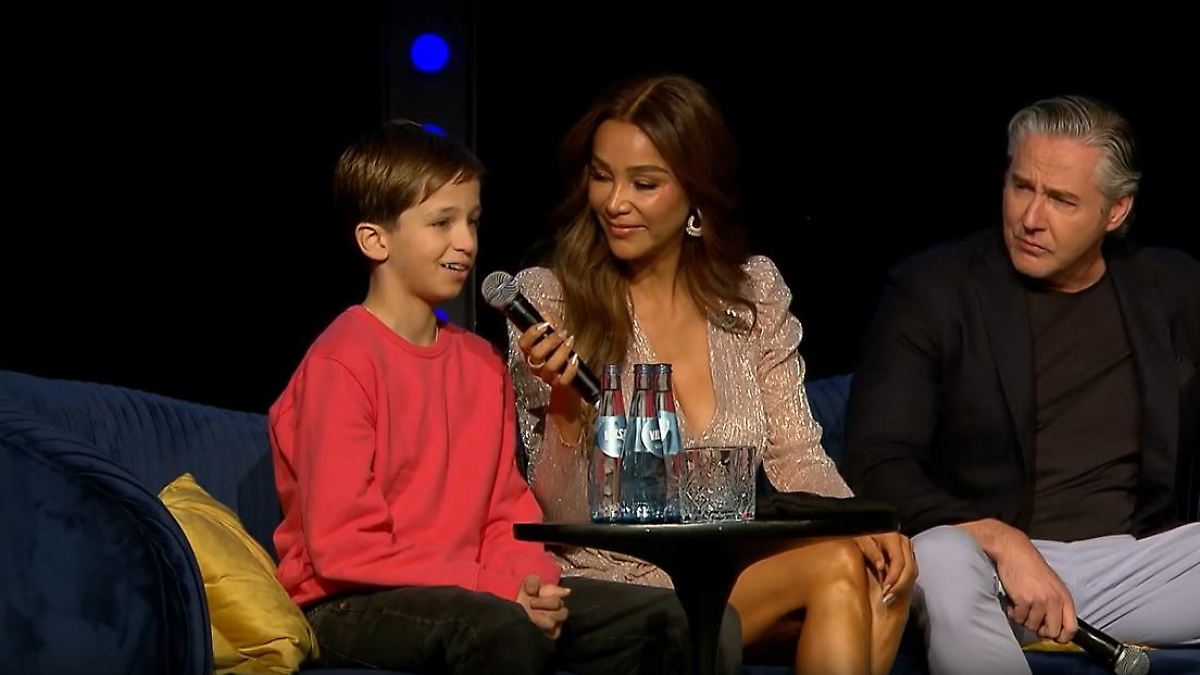 Der Tag: Mini-Pooth begeistert bei Auftritt mit Mama Verona - n-tv.de