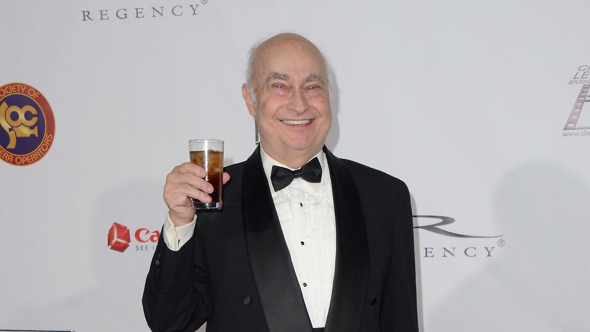 También conocido por "Xena": la estrella de "Hércules" Robert Trebor está muerta - Notiulti