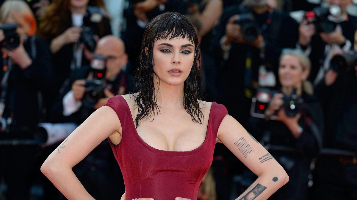 Gothic Chic in Cannes: Cara Delevingne präsentiert sich in düsterem ...
