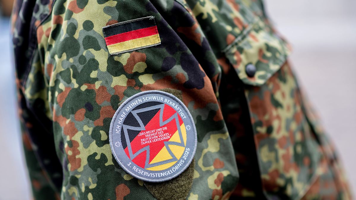 EU-Mission Eufor Althea: Bundestag verlängert Bosnien-Einsatz der ...