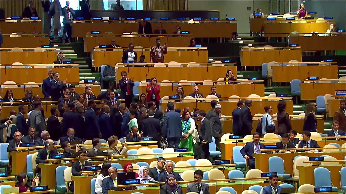 Applaus und Raunen bei Vollversammlung: Vor Netanjahu-Rede: UN-Delegierte verlassen den Saal - n ...