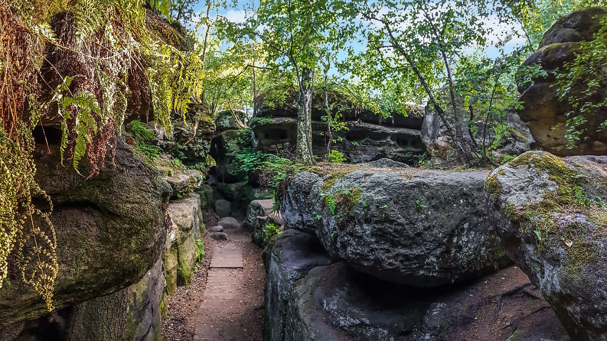 Der Tag: Kleiner Junge stürzt von Felsen meterweit in die Tiefe - n-tv.de
