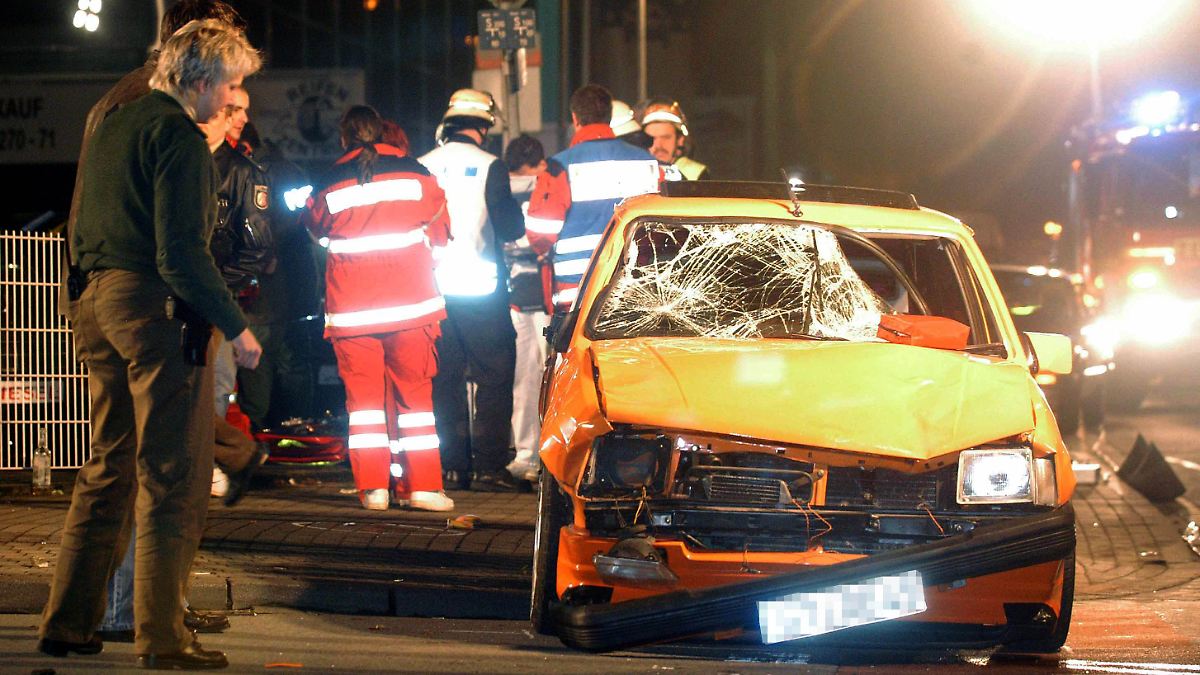 "Car-Freitag": Polizei stoppt illegale Autorennen - n-tv.de