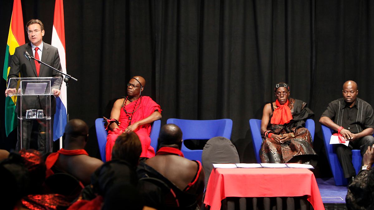 Enthaupteter König Badu Bonsu II.: Niederlande geben Kopf zurück - n-tv.de