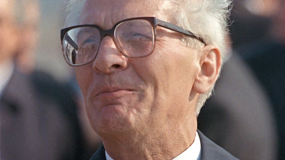 "Vorwärts immer, rückwärts nimmer": Als Honecker entmachtet wurde - n-tv.de