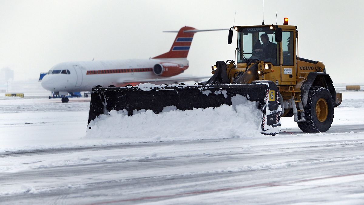 Chaos auf Flughafen Frankfurt: "Vincent" bringt Schnee und Regen - n-tv.de