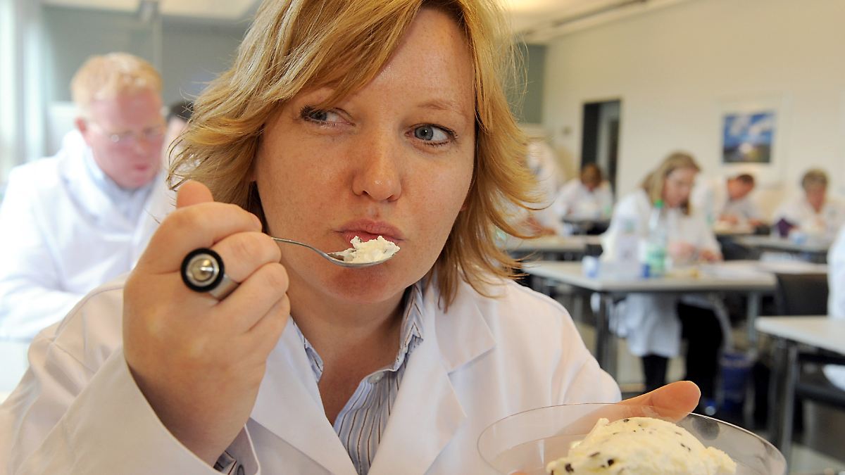 Experten testen Eis: Augen und Ohren essen mit - n-tv.de