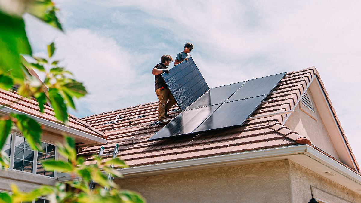 Eigenen Solarstrom erzeugen: PV-Anlagen im Vergleich: Welche lohnt sich für wen? - n-tv.de
